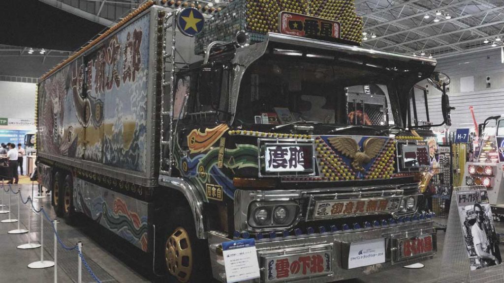 dekotora-japanese-decorated-trucks-2 - SANTEN Design